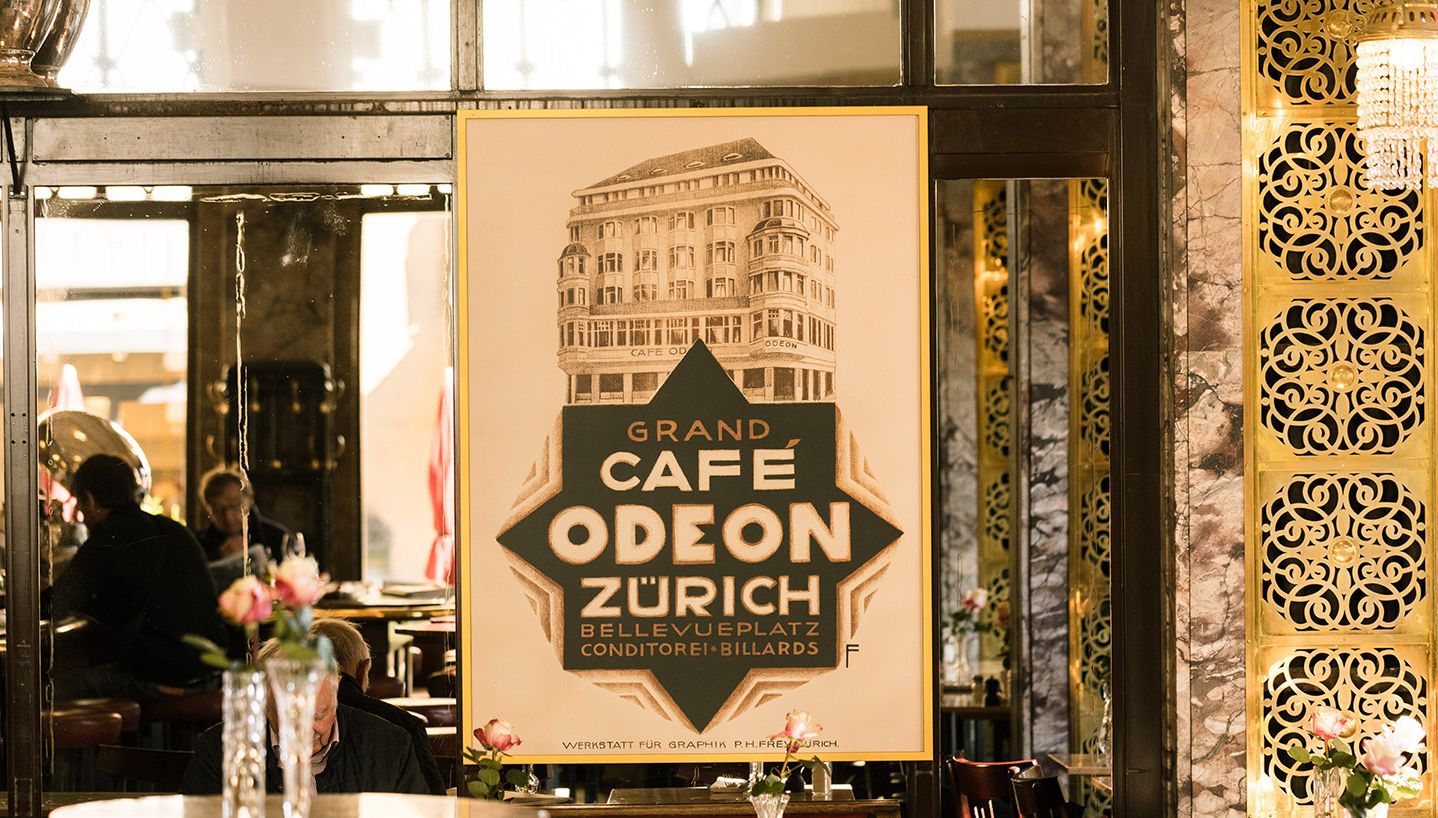 Café Odeon, Zürich – Mobiliar mit Bezug auf die Historie überarbeitet