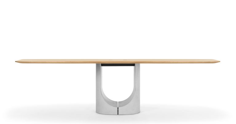 Solid-wood rectangular tables – for the dining room or office