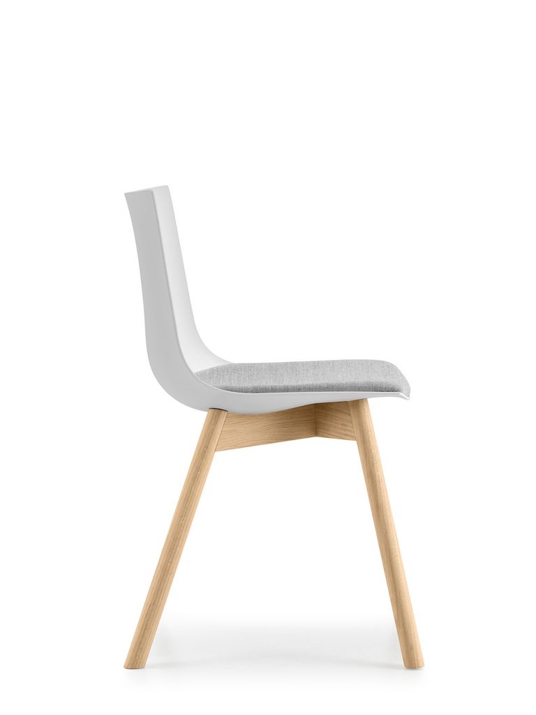 A universal range of chairs – elegant and comfortable with a flexible ...