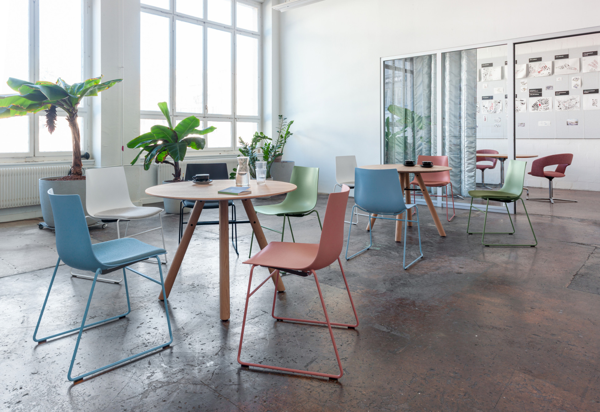 Nava chair: Mix and match in pastels